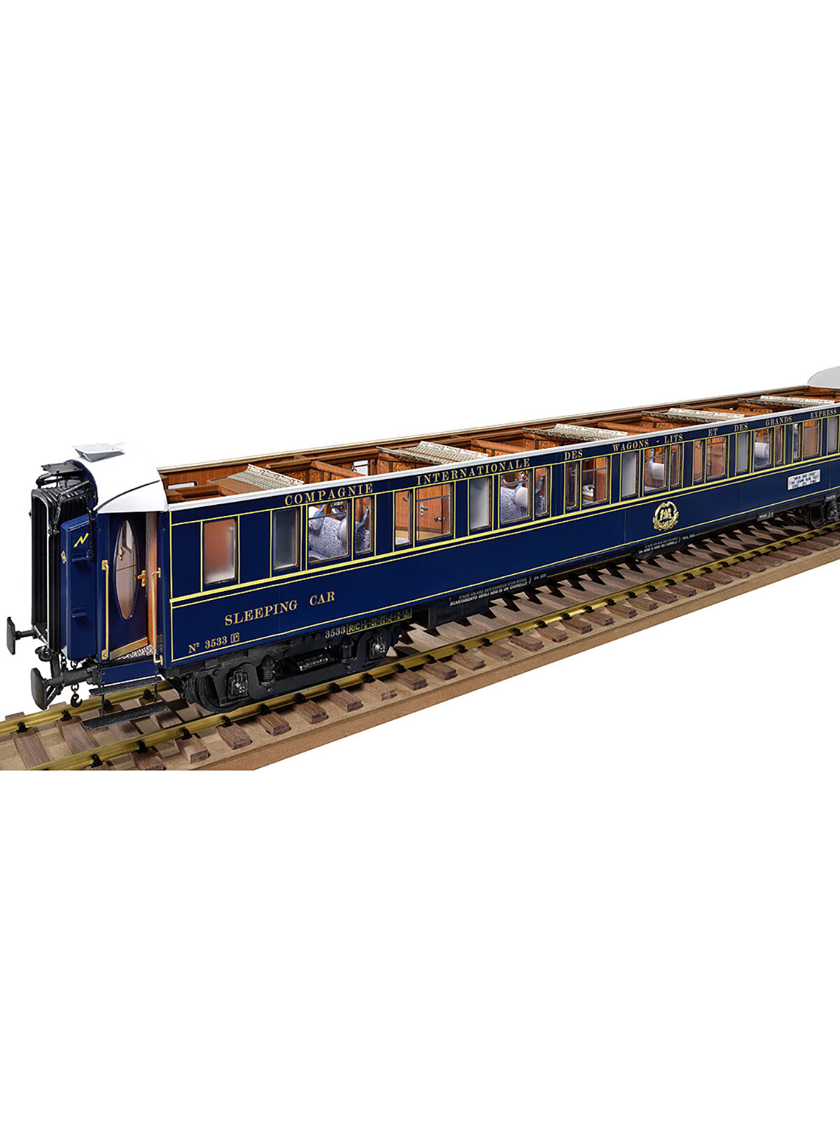 Сборная модель от Amati, спальный вагон Orient Express 3533 LX, М.1:32