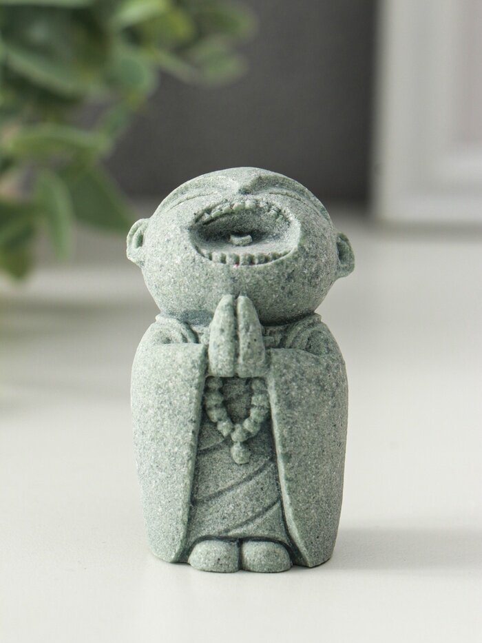 Подставка для благовоний палочек песчаник «Маленький монах Сян Дао», 3.5×3×5.5 см