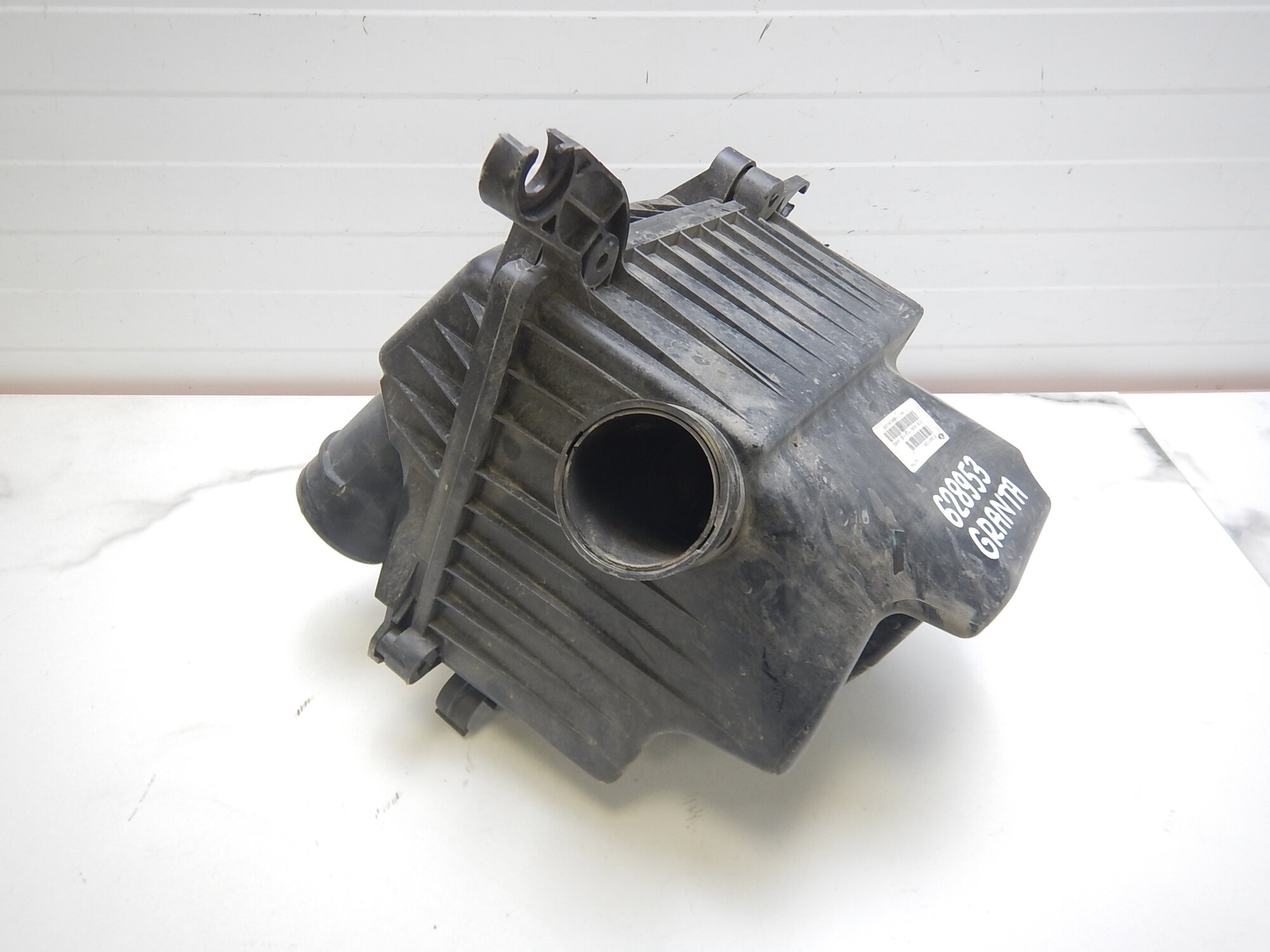 Б/У Корпус воздушного фильтра, ВАЗ (VAZ)-LADA GRANTA (гранта) FL (18-) LADA GRANTA (Гранта) FL (18-) Задиры, скол. 62895...