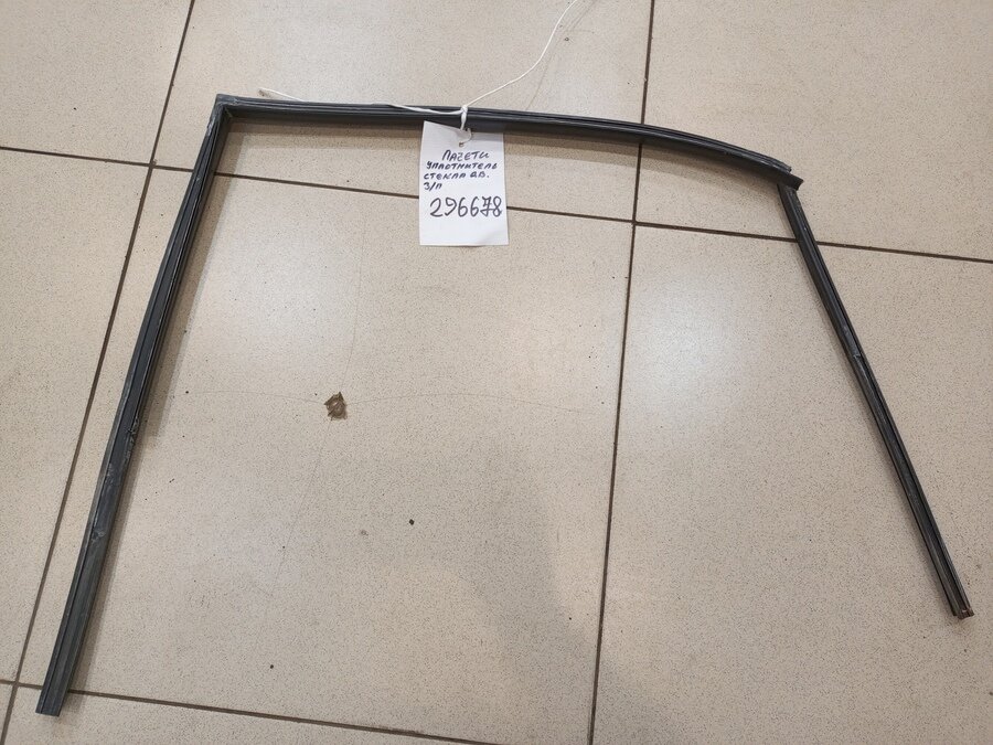 Уплотнитель стекла двери задней правой от Chevrolet Lacetti J200 2003-2013