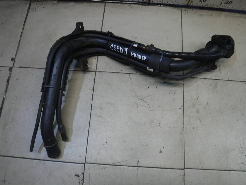 Горловина топливного бака Kia Ceed II 31030A2000