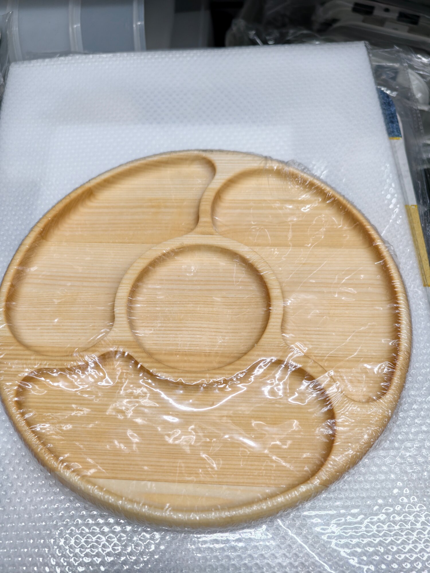 Менажница Resto-Mir, дерево, 4 секции, для закусок и салатов, диаметр 25 см