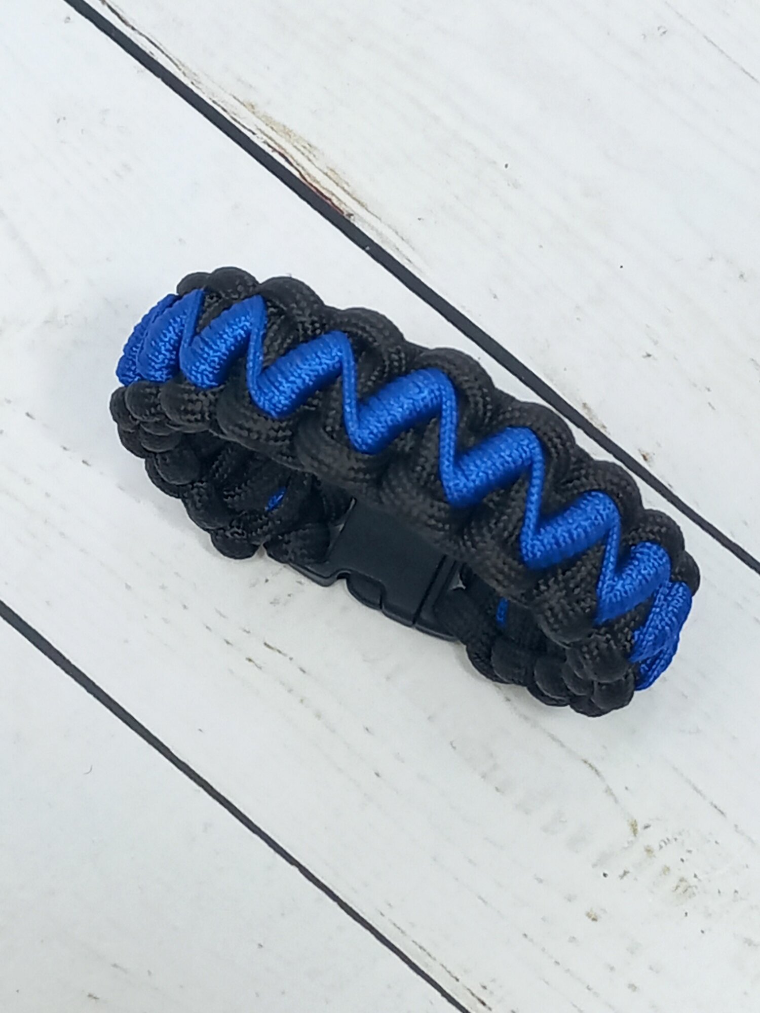 Плетеный браслет