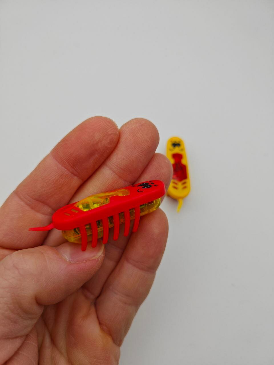 Нано робот жук красный, с хвостиком