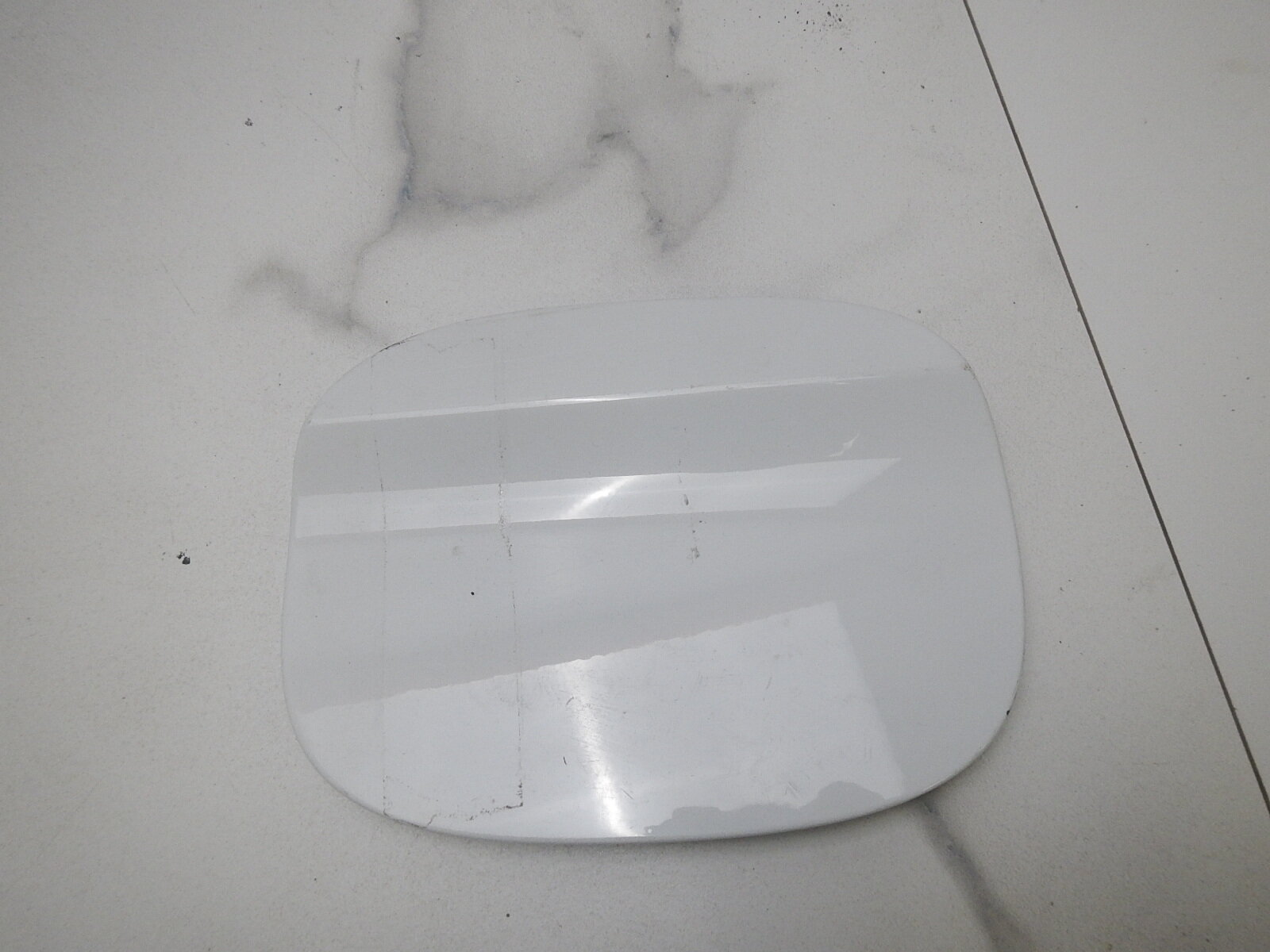 Б/У Лючок бензобака, Haval (Хавейл)-M6 (21-) Haval M6 (21-) Царапины, повреждено крепление. 633043 HAVAL арт. 5401511XKZ0YA