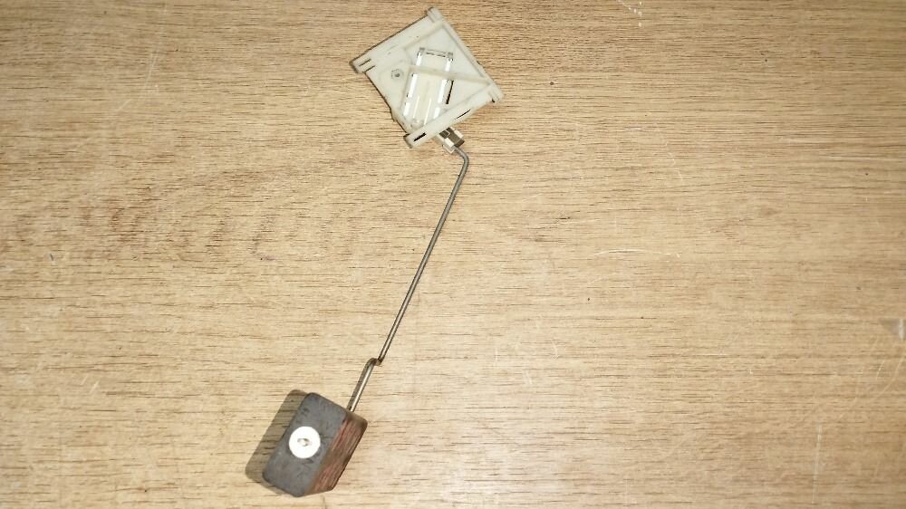 1K0919673 Датчик уровня топлива Audi A3 8P