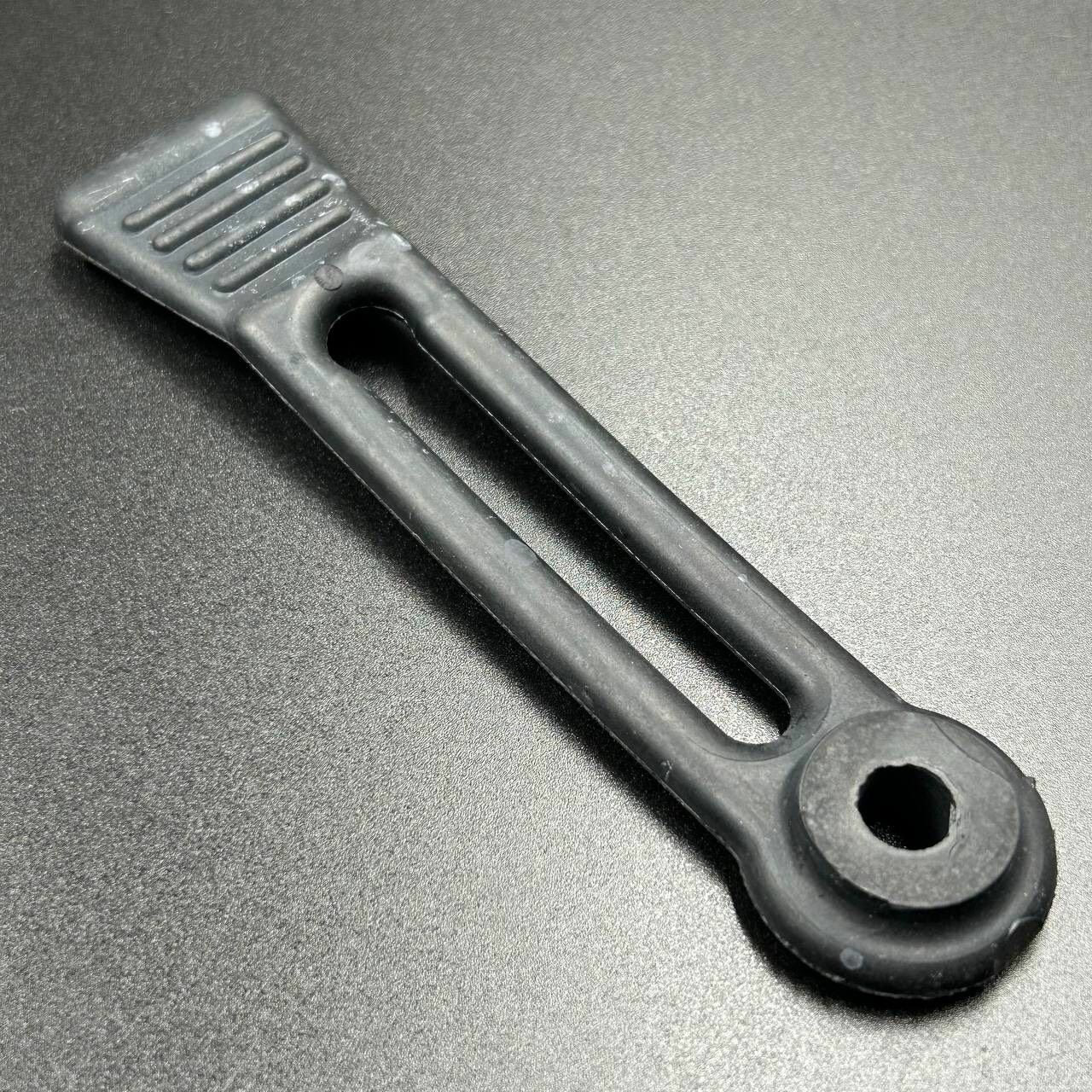 Крепление Капота Yamaha Vk540 (Yamaha), ОЕМ 8V0-77171-00