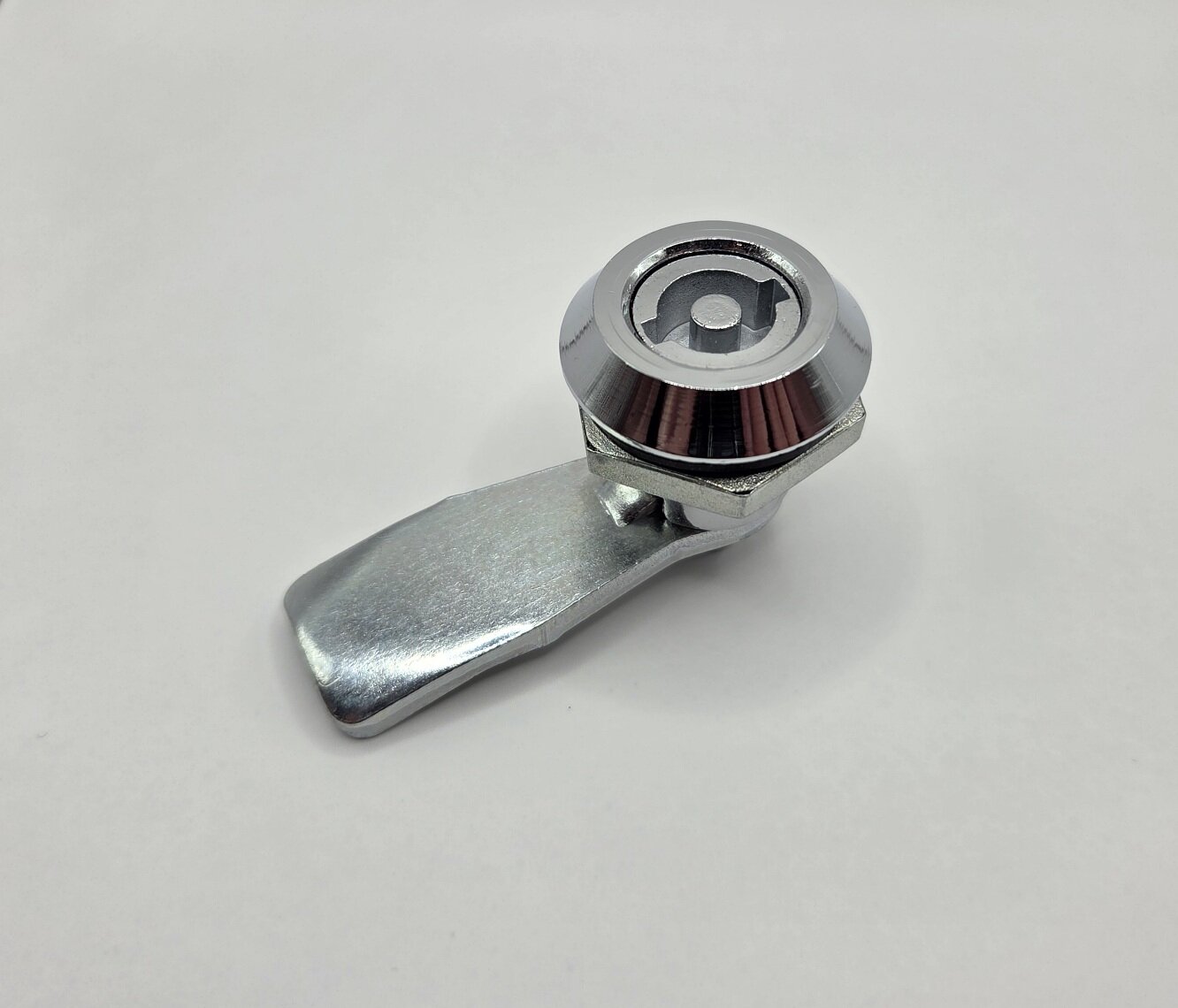 Замок 060-1-1-15-30 Mesan (Essentra) с поворотом на 90 градусов