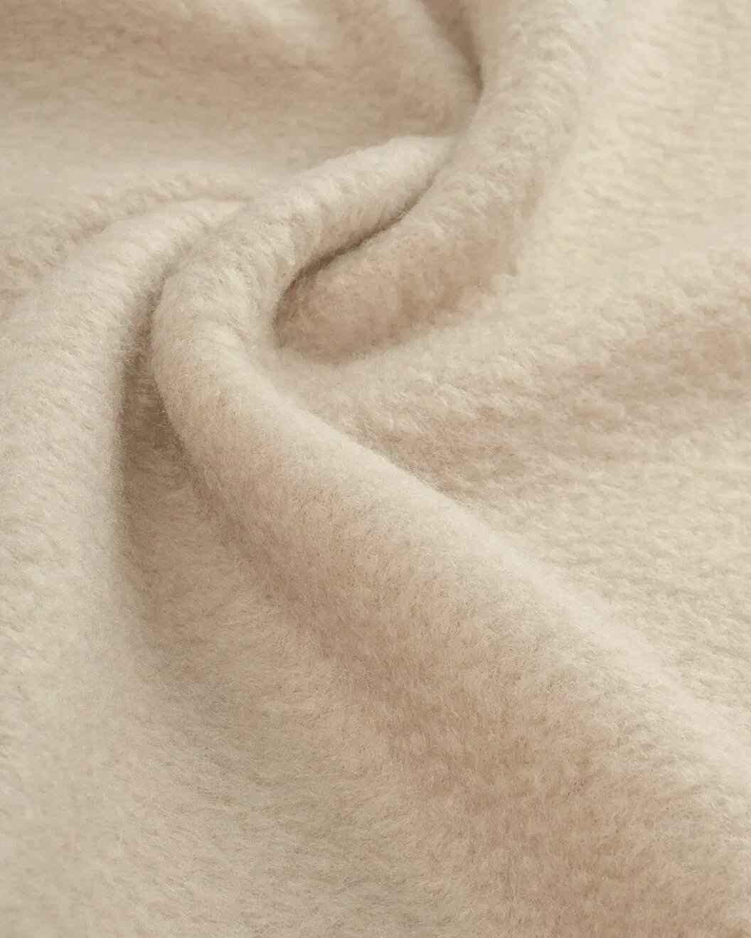 Флис бежевый 170 гр 1600-2000мм