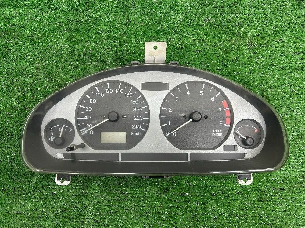 Панель приборов Mitsubishi Carisma 4G92 2003 MR916027