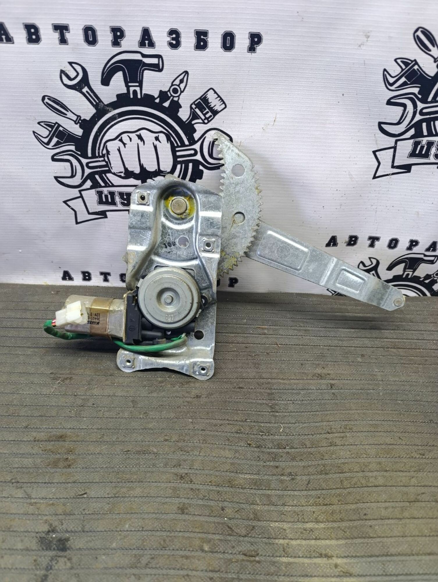 Мотор стеклоподъемника левый задний Mazda Demio. с пробегом