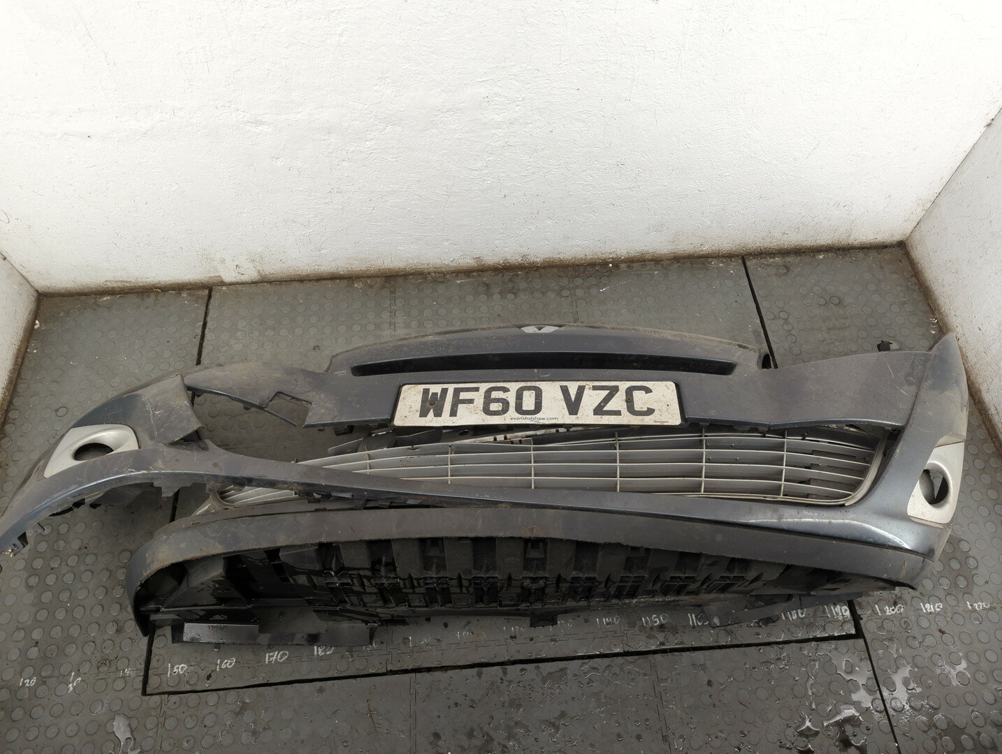 Бампер передний Renault Scenic Б/У