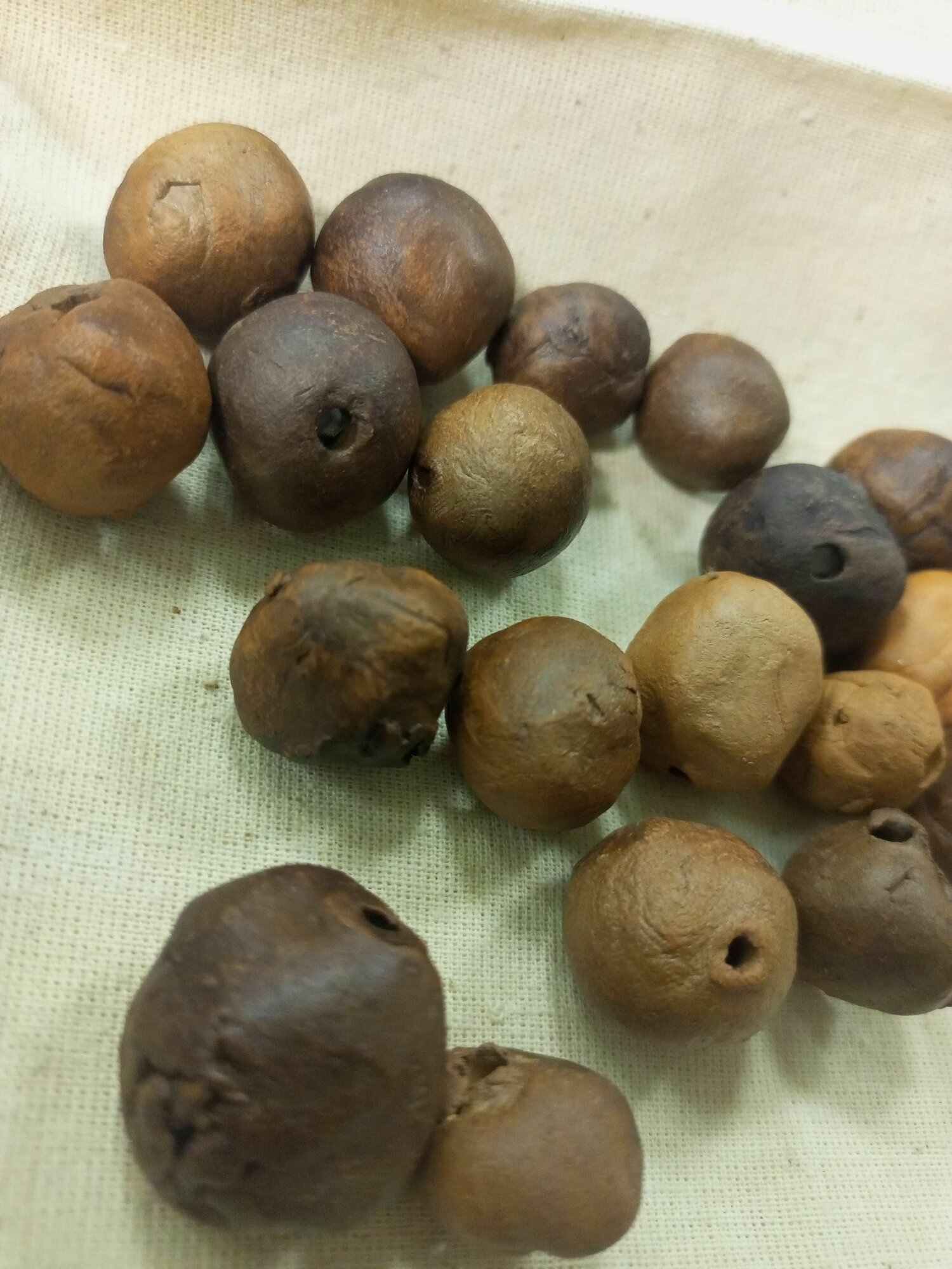 Набор керамических бусин "Этно 1,5-2", ручная работа.