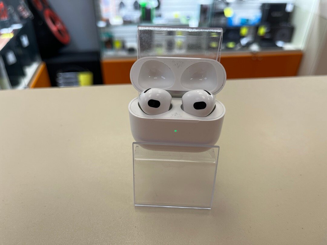 Наушники беспроводные Apple AirPods 3 Lightning, (Б/У), уценка