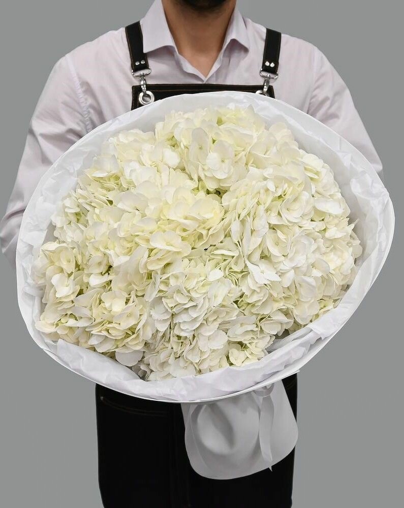Букет из 5 белых колумбийских гортензий