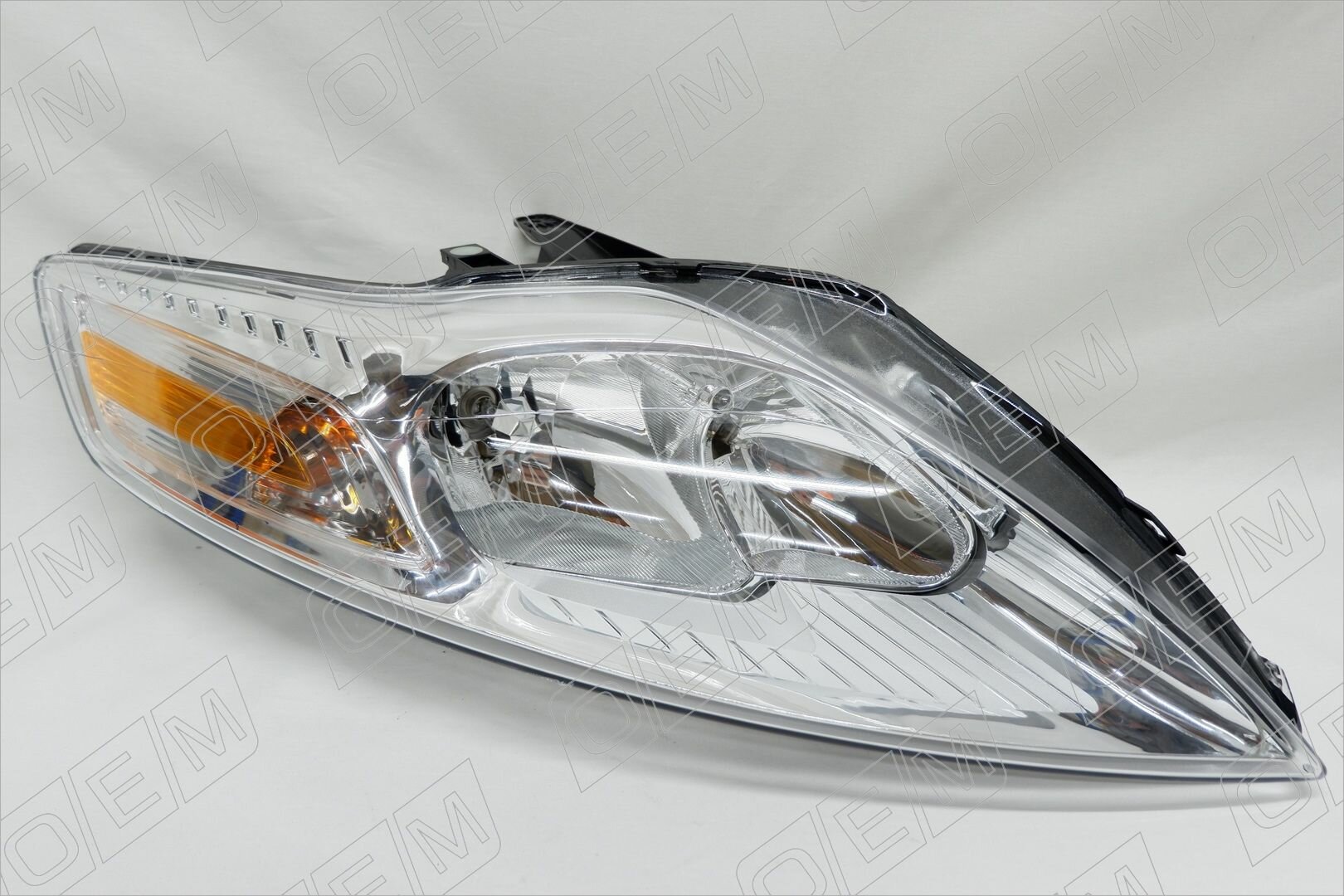 Фара правая Ford Mondeo 4 год с 2006 по 2010, Форд Мондео, 1812688.(Правая)