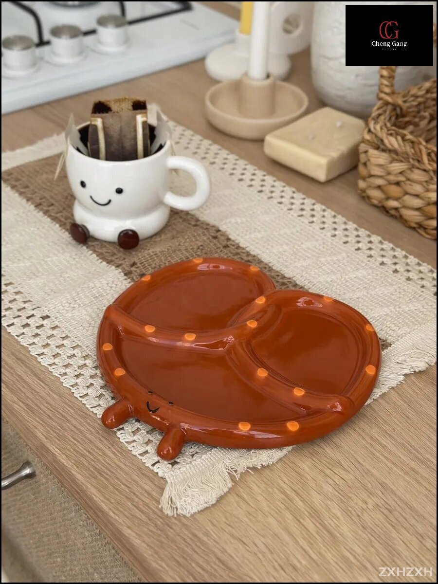 Эксклюзивная менажница крендель на ножках