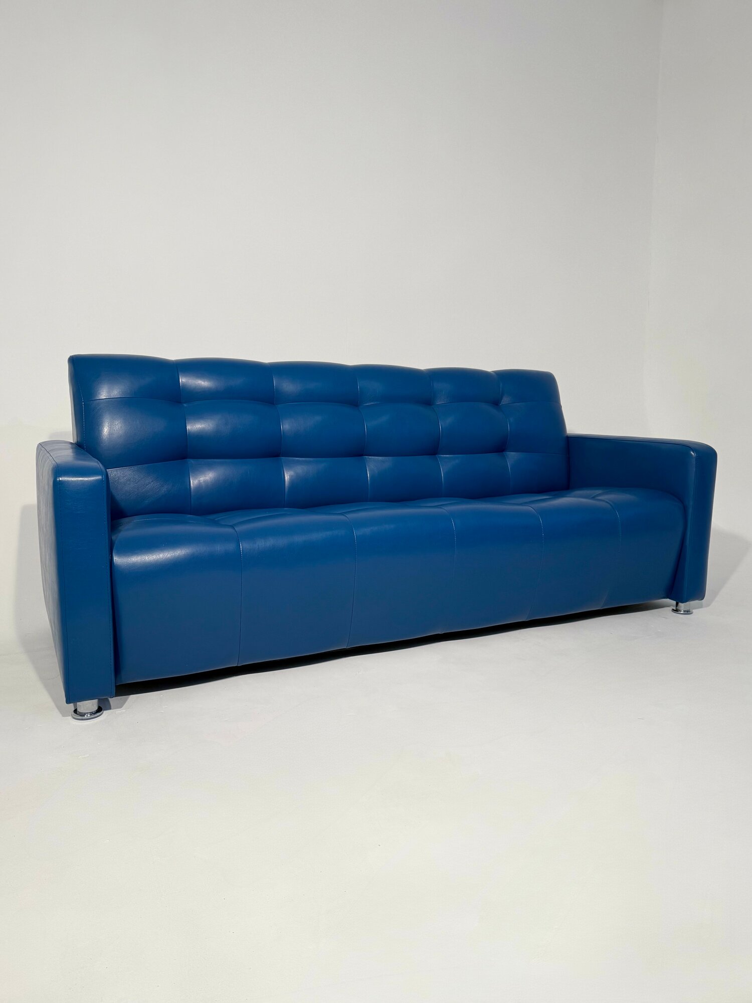 Диван офисный Канцлер двухметровый, механизм Нераскладной, 200х82х85 см, синий глянцевый