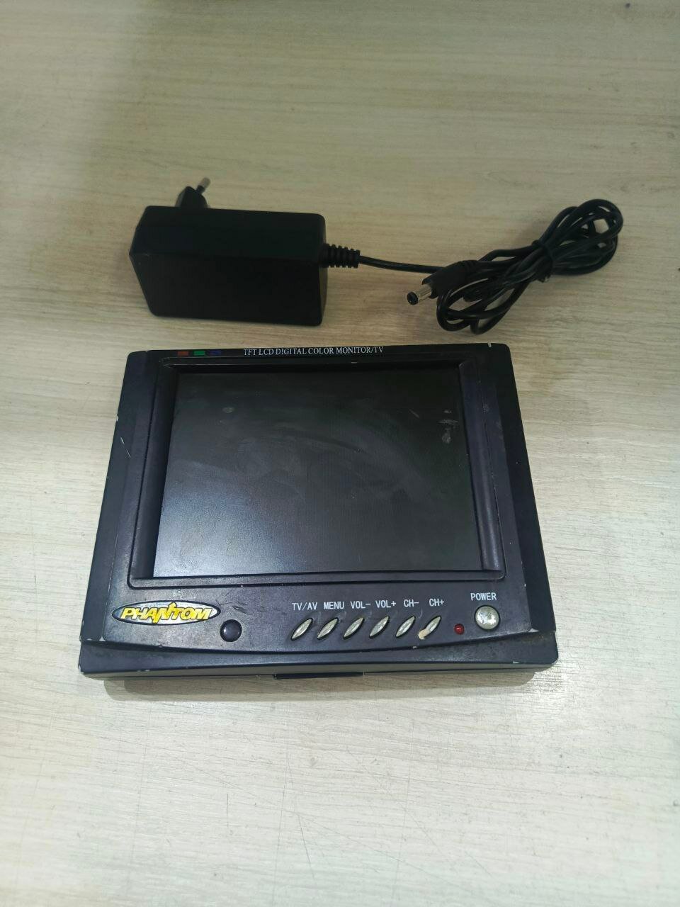 phantom 5.6 lcd color mini tv