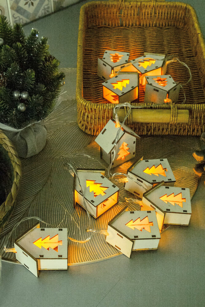 Декоративная гирлянда домики С ёлочками, 10 тёплых белых LED-огней, батарейки, Koopman International ARD200080-1