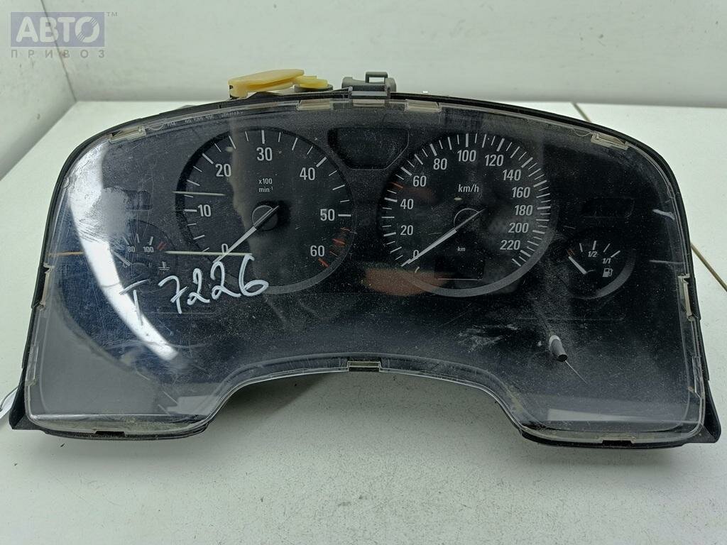 Щиток приборный (панель приборов) Opel Zafira A (1999-2005)