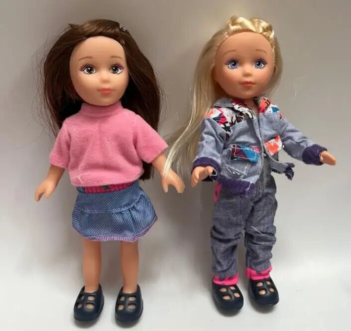 Винтажная пластиковая кукла 18 см