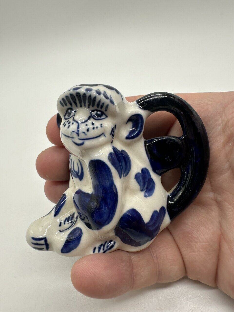 Статуэтка Обезьянка Гжель Фарфор винтажная