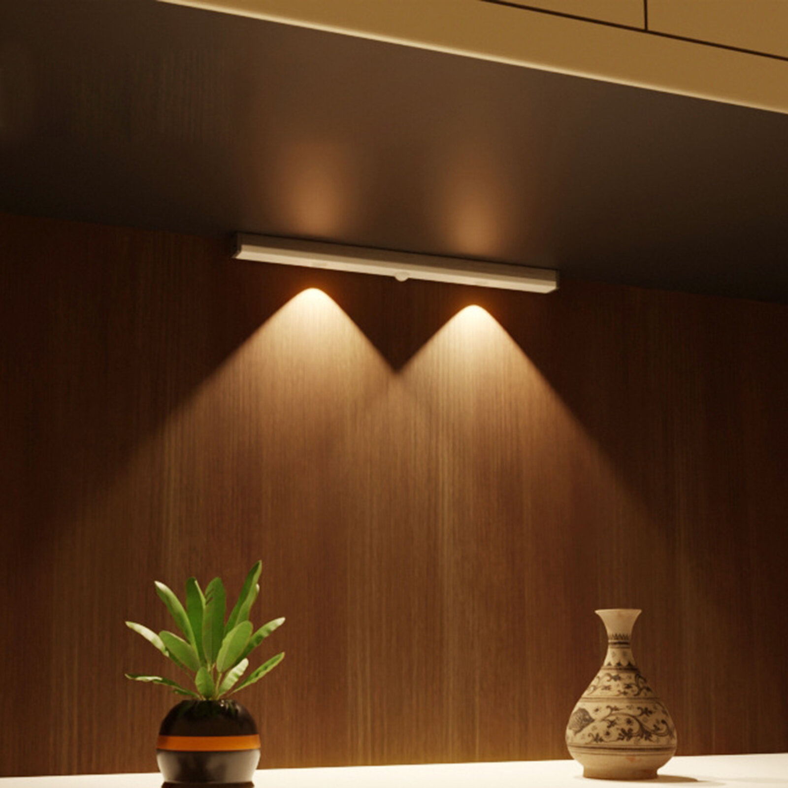 Светодиодная Лампа с Датчиком Движения: 10-50 см Регулируемая Яркость Автоматическое Освещение Подсветка для Шкафа - Компактная Универсальная Монтаж на Магнитах Энергонезависимый Ночник for Гардеробные Кладовые Полки