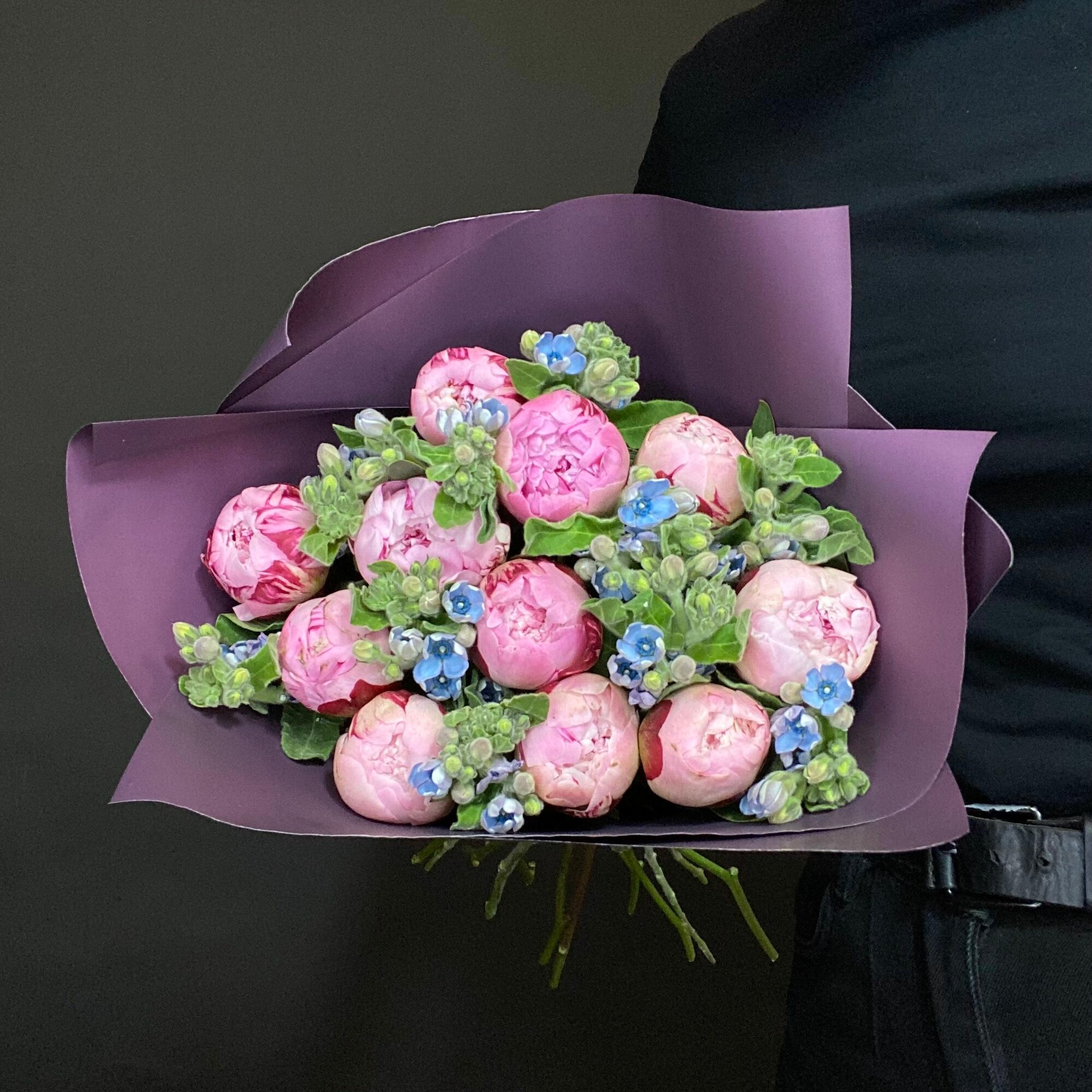 Розовые пионы