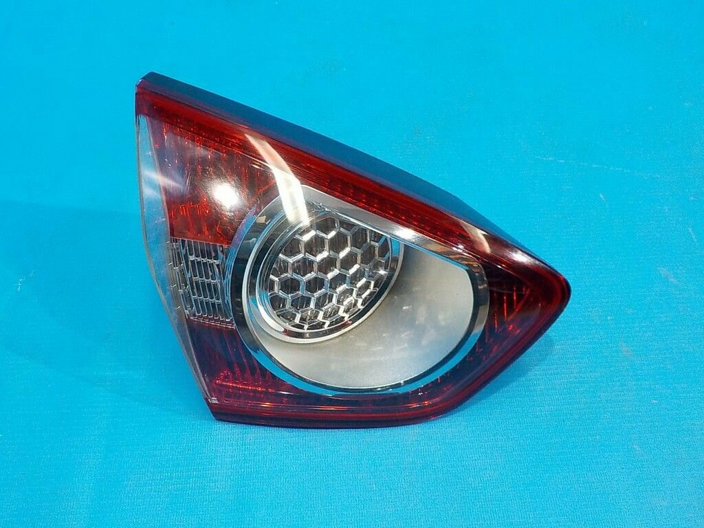 Фонарь задний левый внутренний Ford Kuga 1 2008-2012 1545445 - Б/У