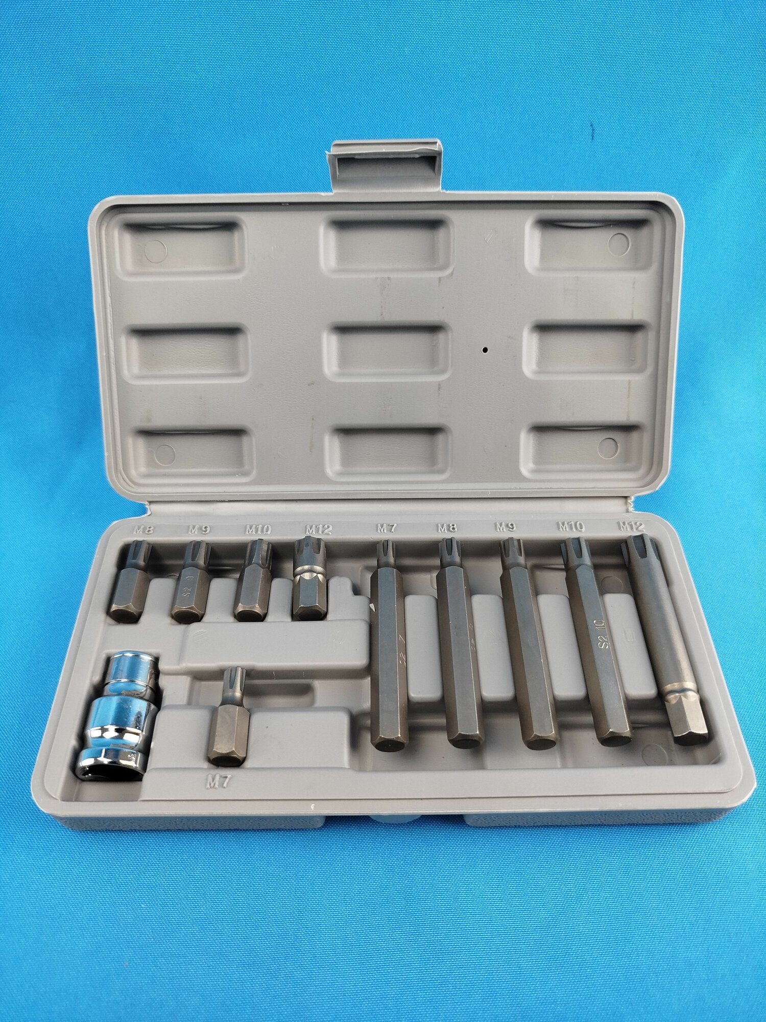 Набор бит вставок "AIRLINE" RIBE 3/8" 30мм и 75мм с держателем бит 1/2" в кейсе (11 предметов)