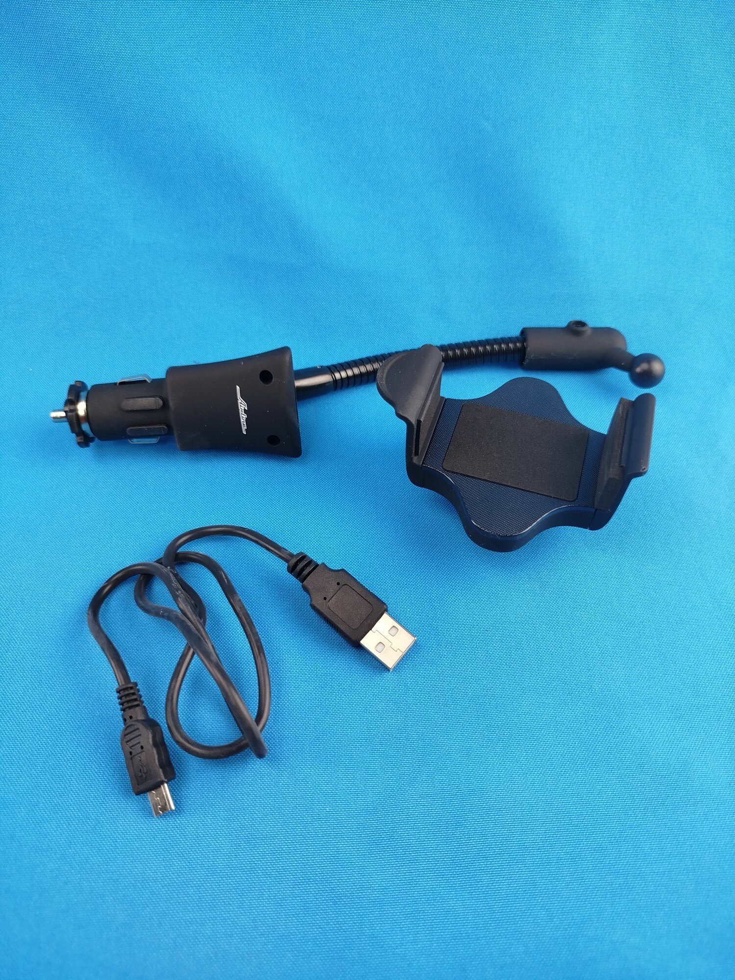 Держатель "AIRLINE" для телефона в прикуриватель на гибкой штанге с USB