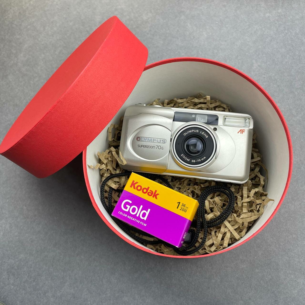 Винтажный пленочный фотоаппарат Olympus Superzoom 70G, подарочный набор