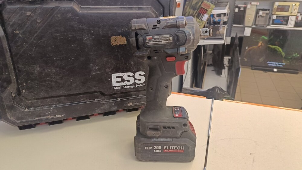 Гайковерт Elitech CW2004SL, 400 Н*м, 2 скорости, подсветка, реверс, б/у, уценка