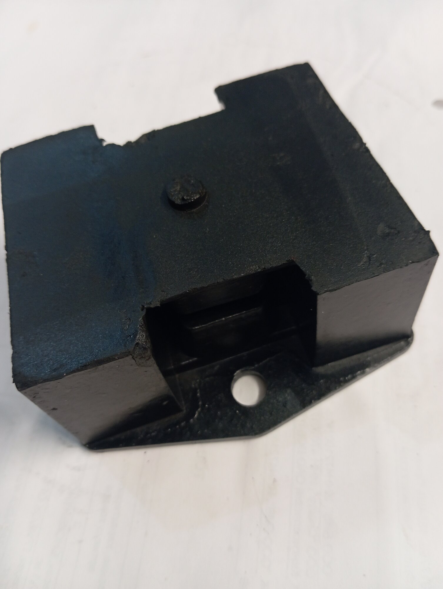 Подушка двигателя москвич 2141.*1001020.