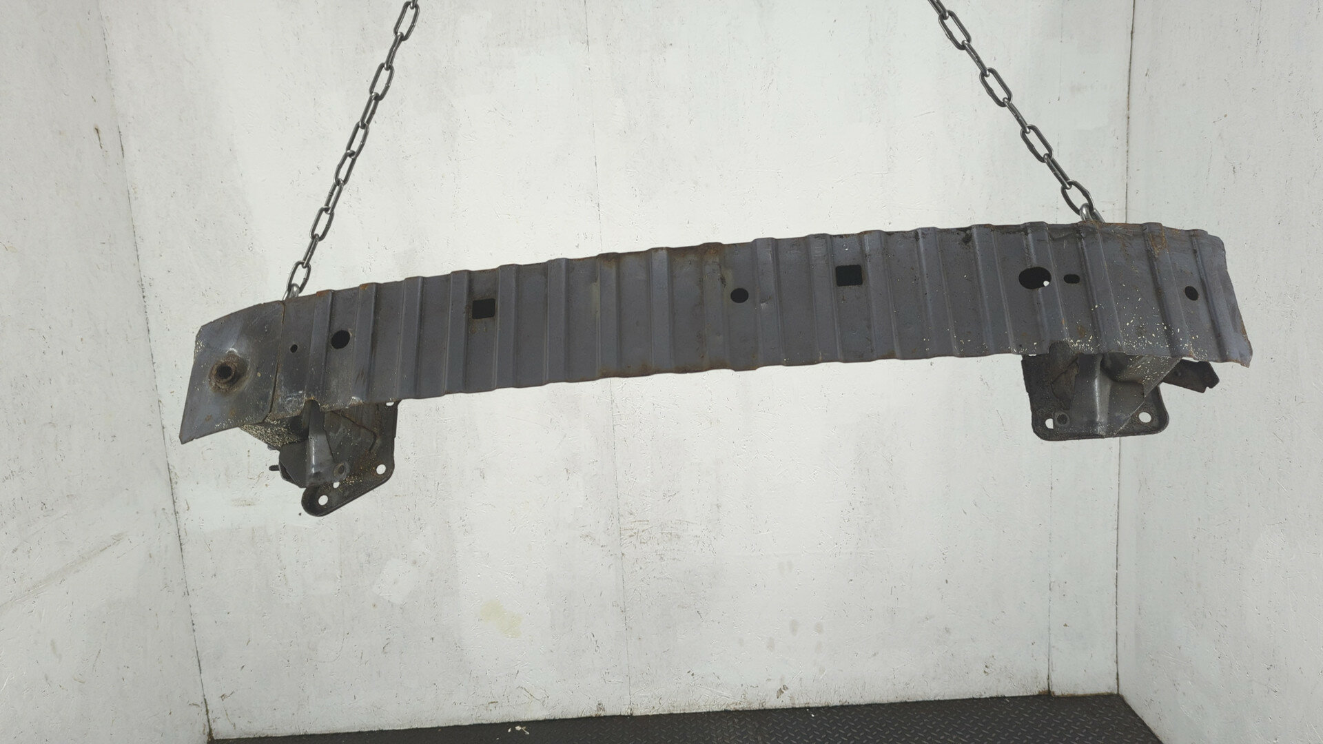 Усилитель бампера передний Ford Focus 2 Б/У