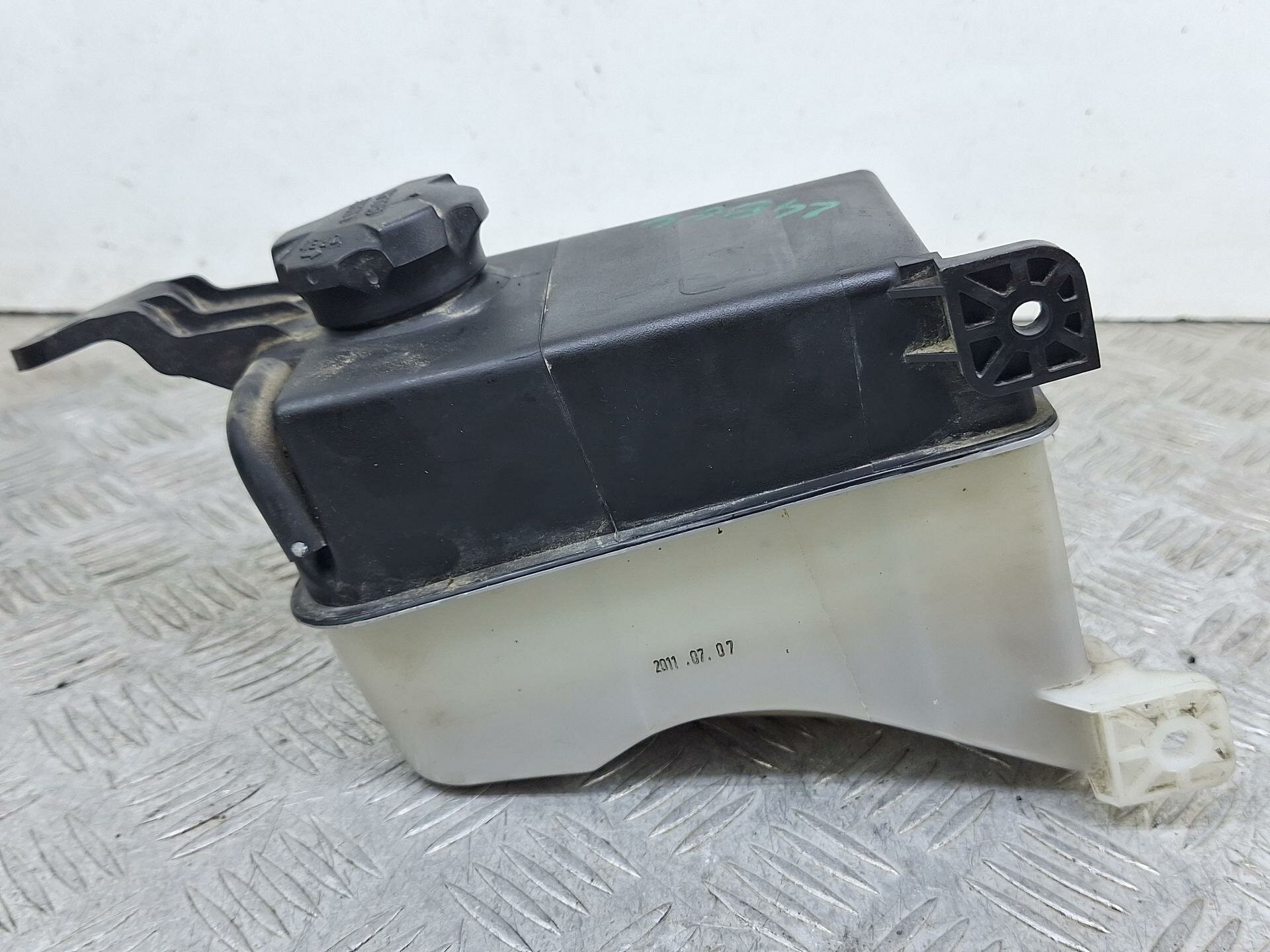 Бачок расширительный Hyundai Grand Santa Fe 2015 254302B100