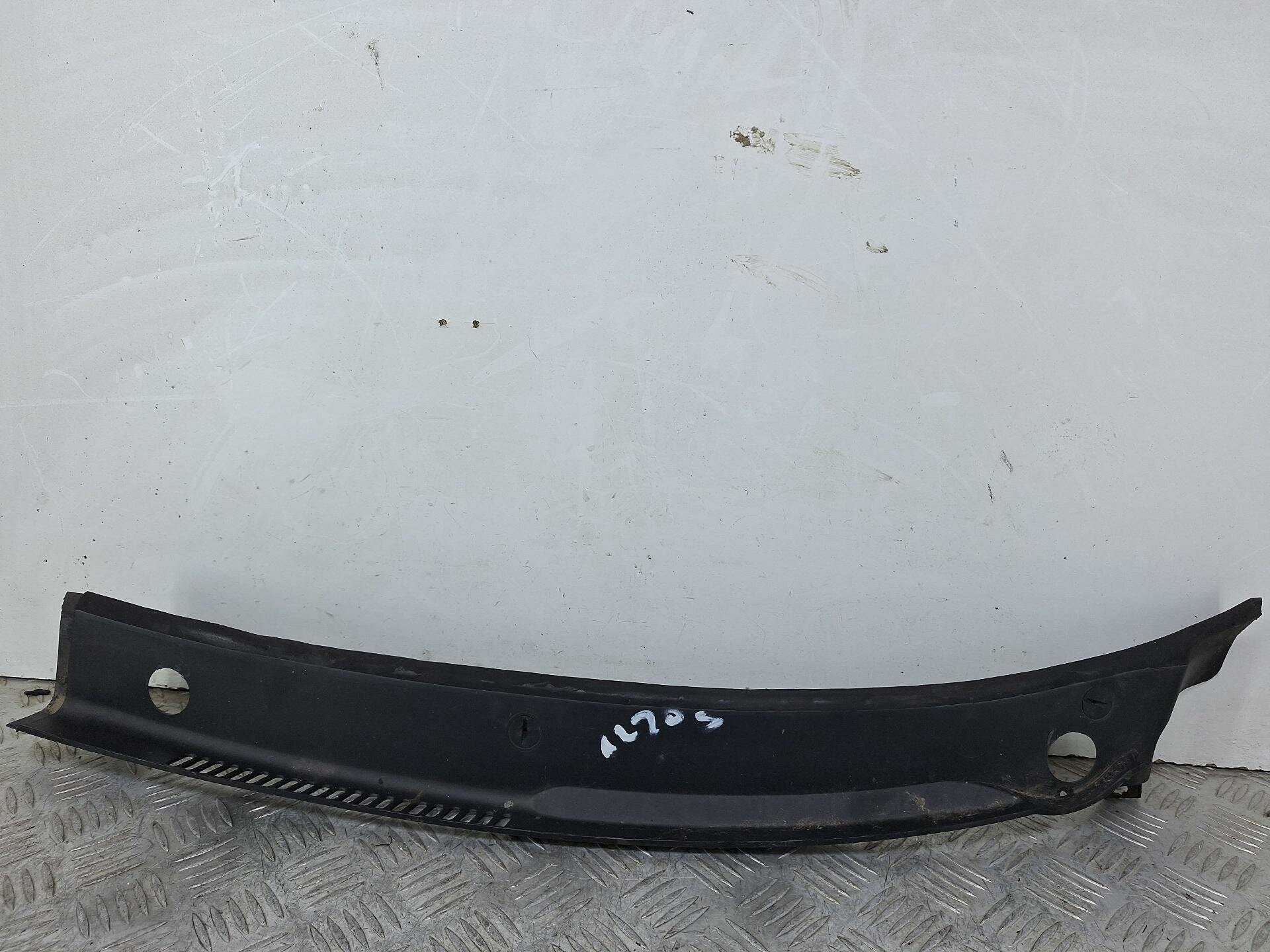 Дождевик Audi A4 B5 (1994 - 1999) 8D1819403A