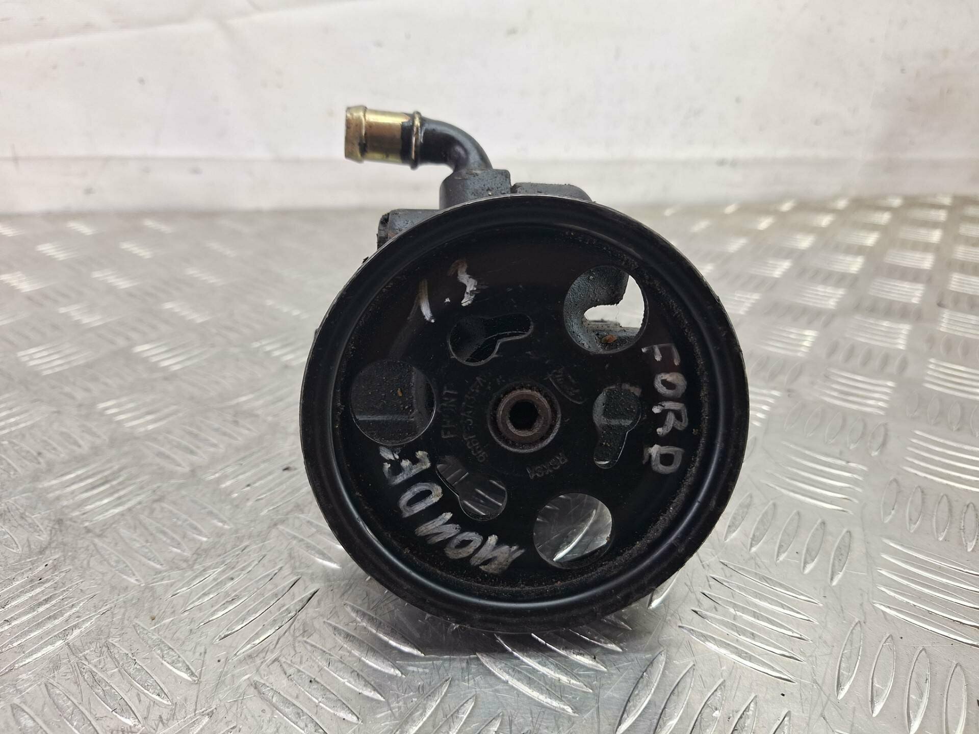 Насос гидроусилителя руля Ford Fiesta 4 (1995 - 1999) 96BF3A733AD