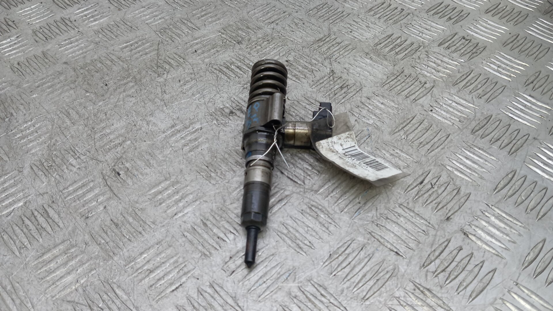 Форсунка дизельная VOLKSWAGEN PASSAT B6, Номер 03G130073T