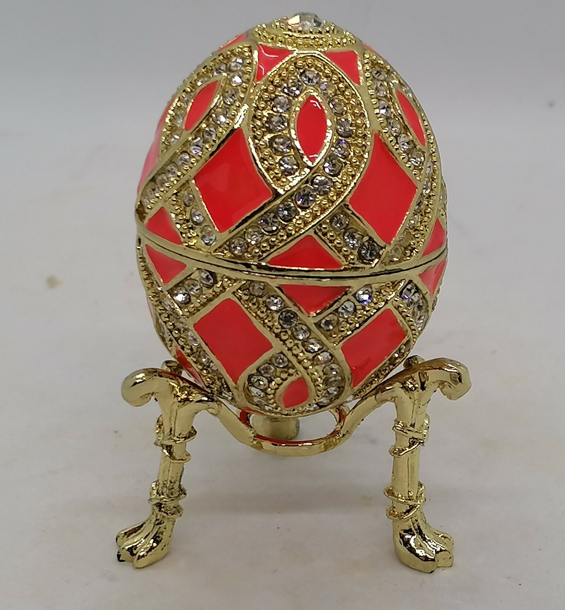 Яйцо Фаберже с орнаментом и стразами на подставке, малое, арт 90695, розовое.