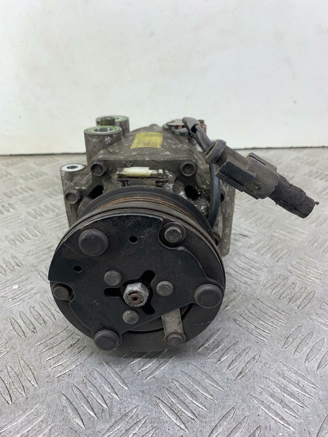 Компрессор кондиционера Ford Focus рест. (2001 - 2005) YS4H19D629AB