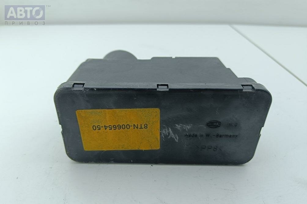 Компрессор центрального замка Volkswagen Passat B4