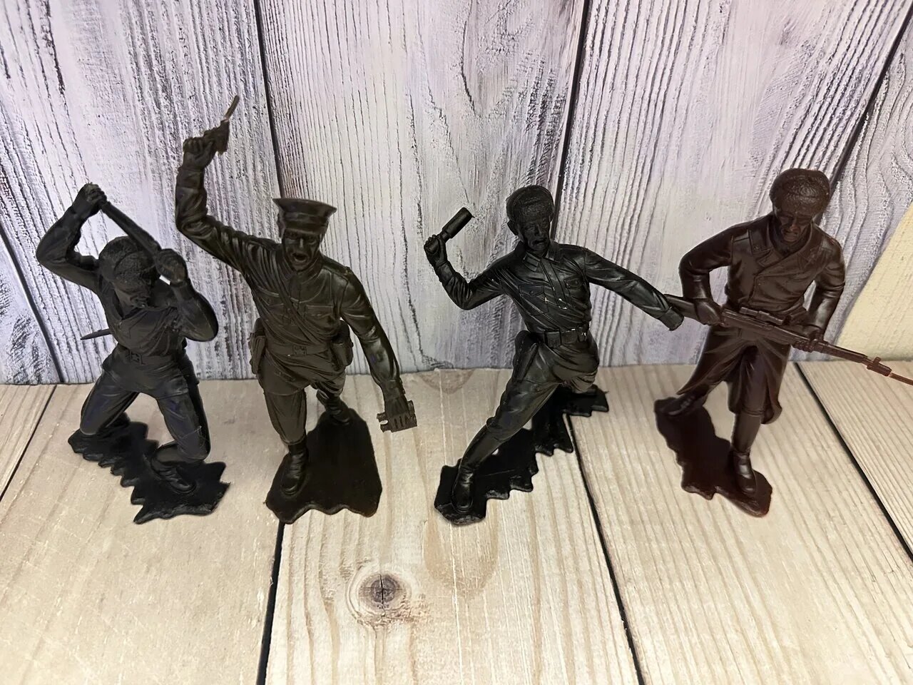 НАбор Больших солдатиков коллекционных ссср 70 годы одним лотом солдаты второй мировой 4шт