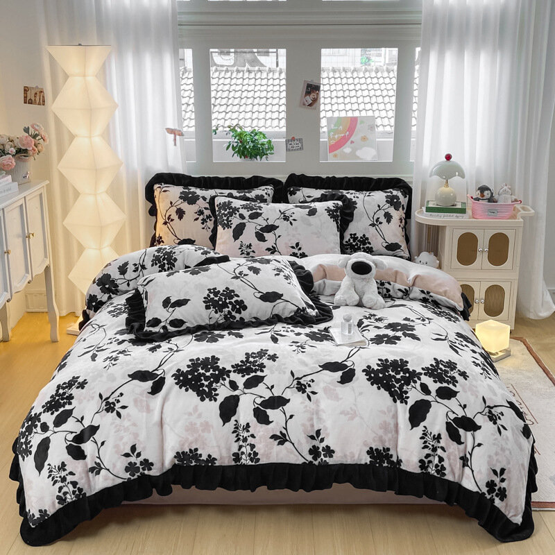 Набор для кровати 4 шт. Garden Walk White 1,8 м с пододеяльником 2,0x2,3 м и простыней 2,45x2,5 м из мягкой молочной
