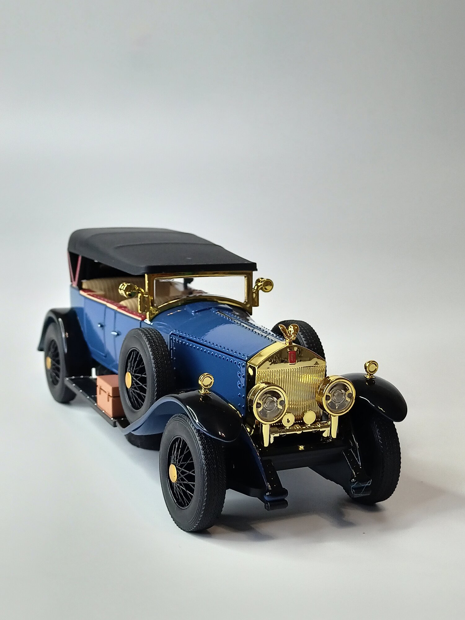 Коллекционная машинка игрушка металлическая Rolls-Royce Phantom 1:24 синий
