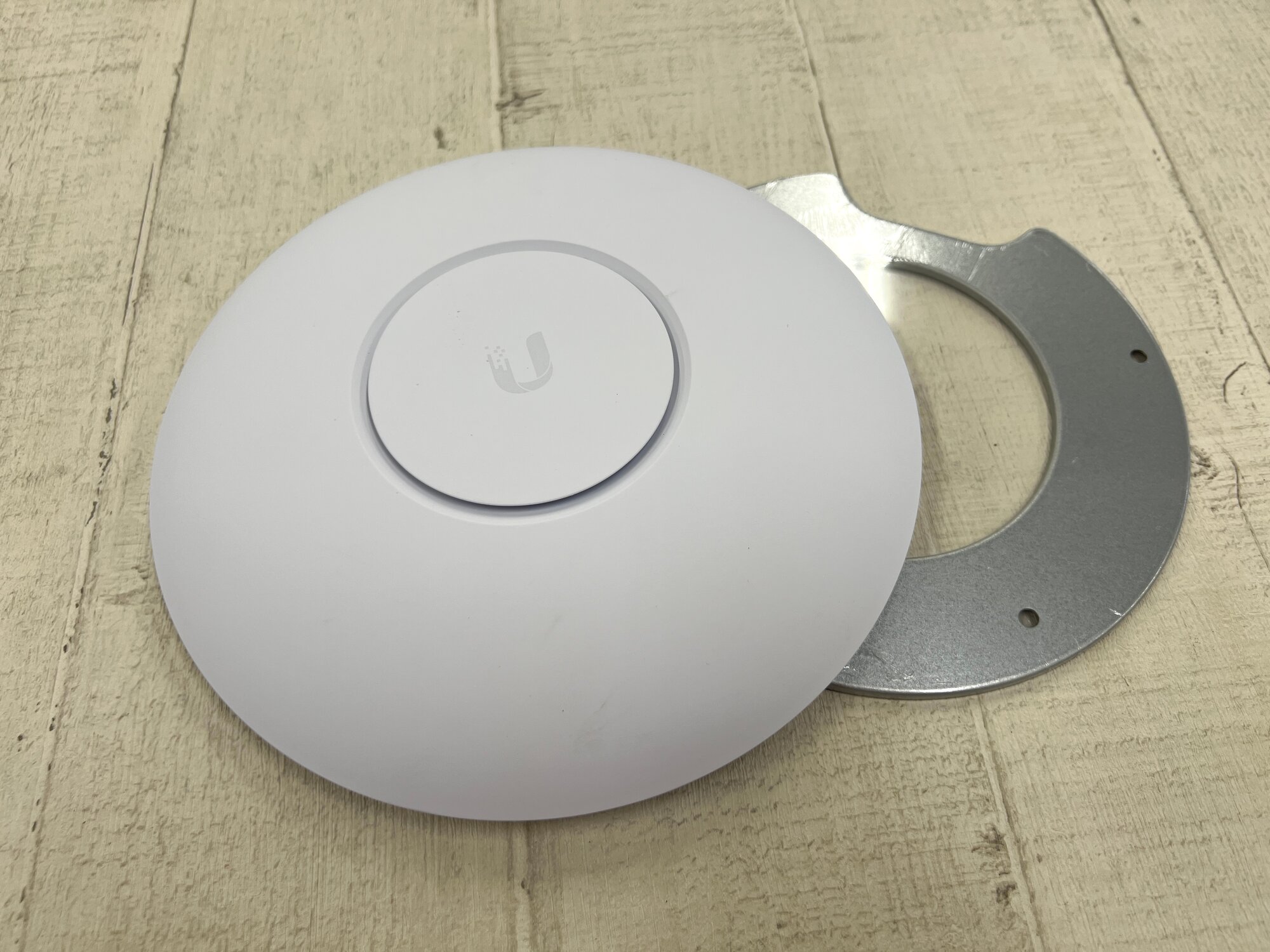 Точка доступа Ubiquiti UniFi AP AC Pro (1-pack) (UAP-AC-PRO)