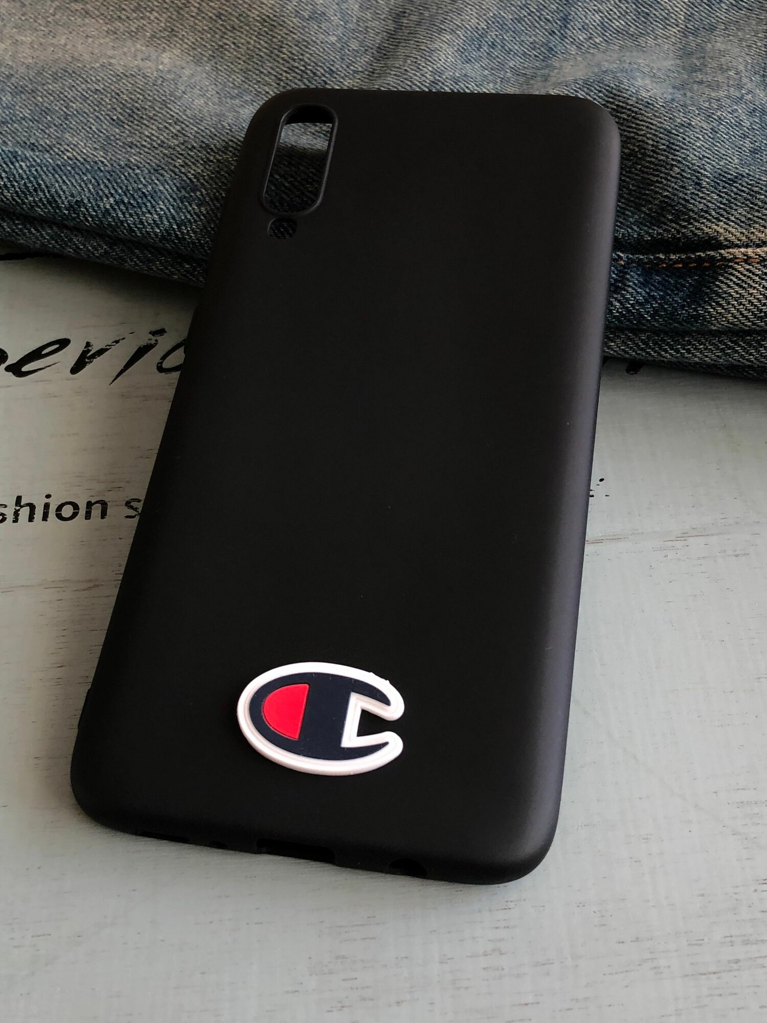 Чехол для Samsung Galaxy A70 (A705)/ Чехол на Самсунг А70 с логотипом плотный, матовый, приятный на ощупь, противоударный