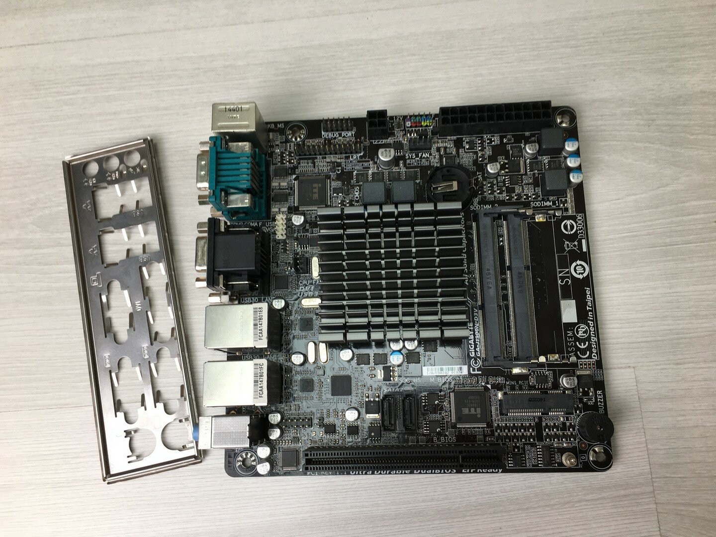 Мат. плата Gigabyte GA-J1900N-D3V, CPU Celeron 1900/2xSoDIMM DDR3/SATA/Sb/VGA/DVI-D/Lan/mITX