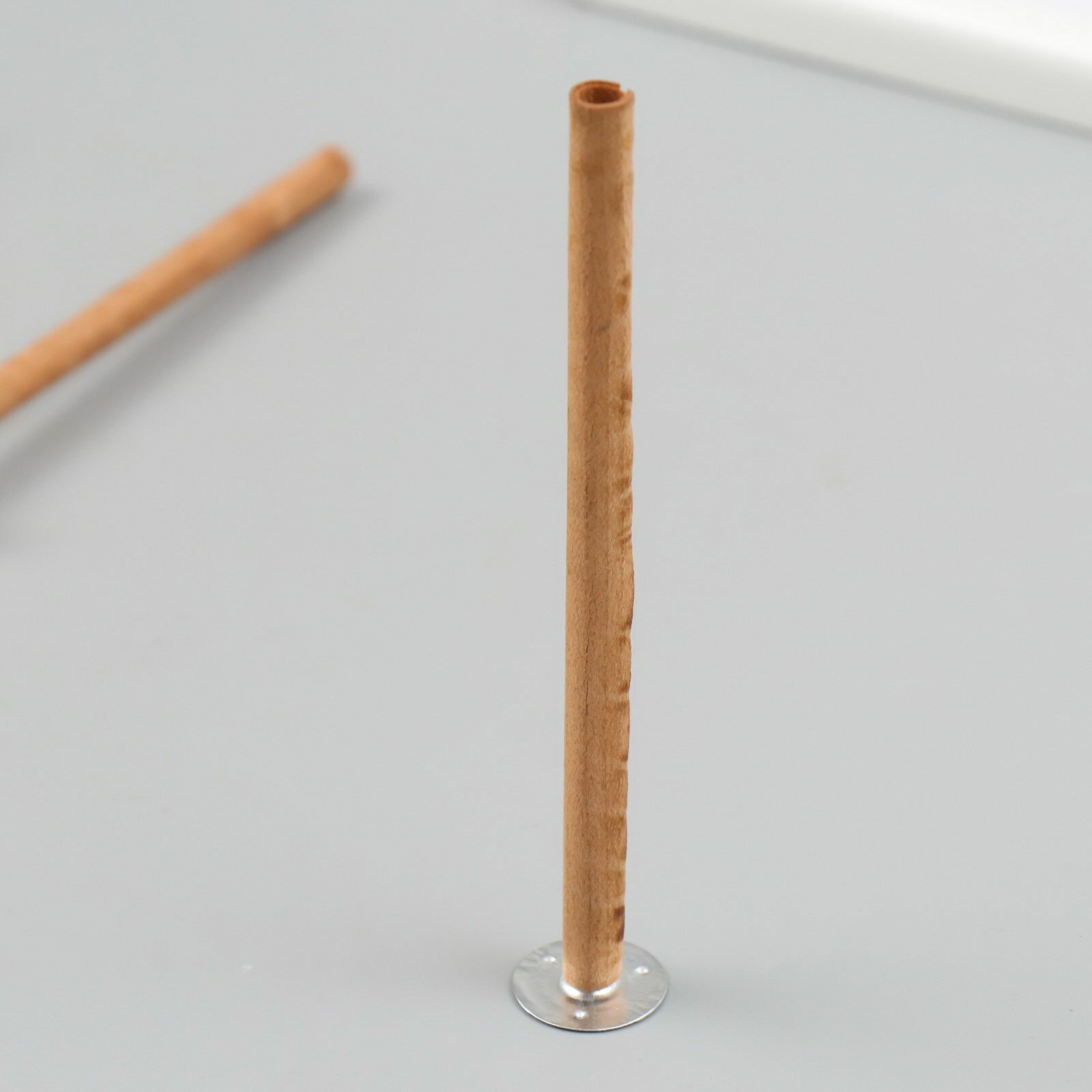 Фитиль для свечи дерево с металлическим держателем круглый 0.6х12.5 см